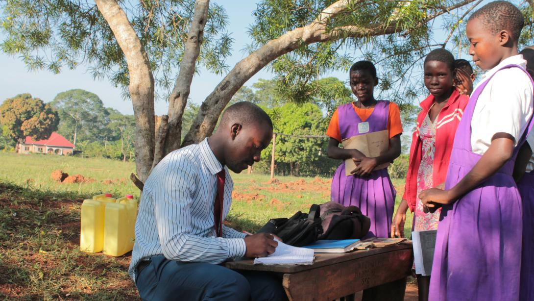 UNHCR and Teach For All Partner to Train and Employ Refugee Graduates ...